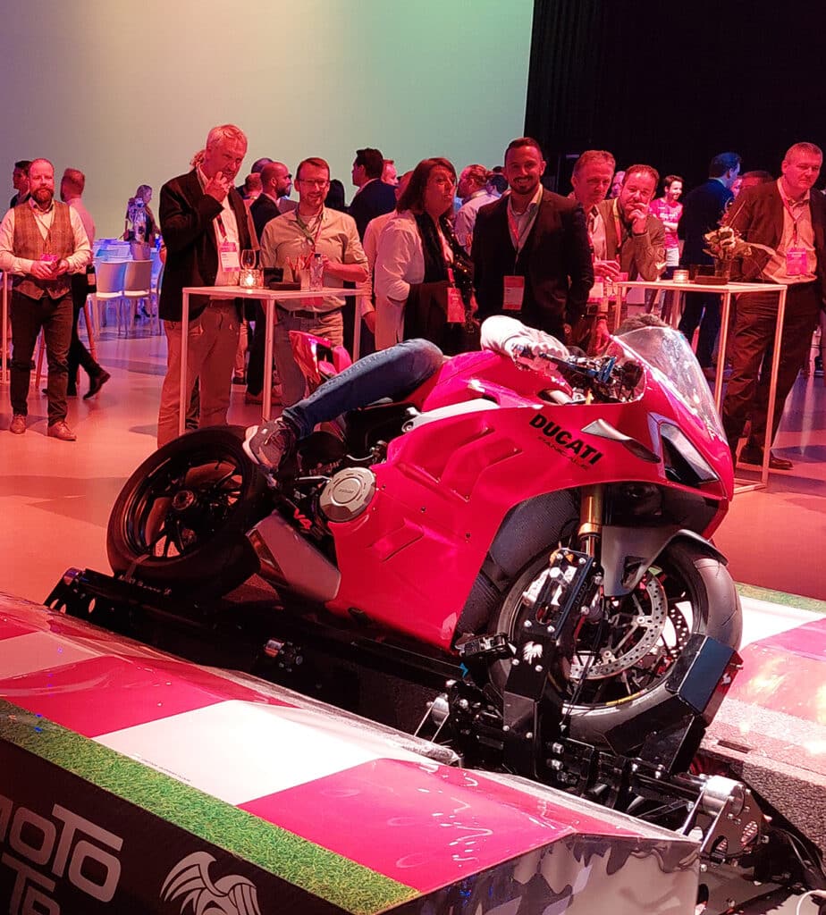 Applications motorcycle simulator - Moto Trainer