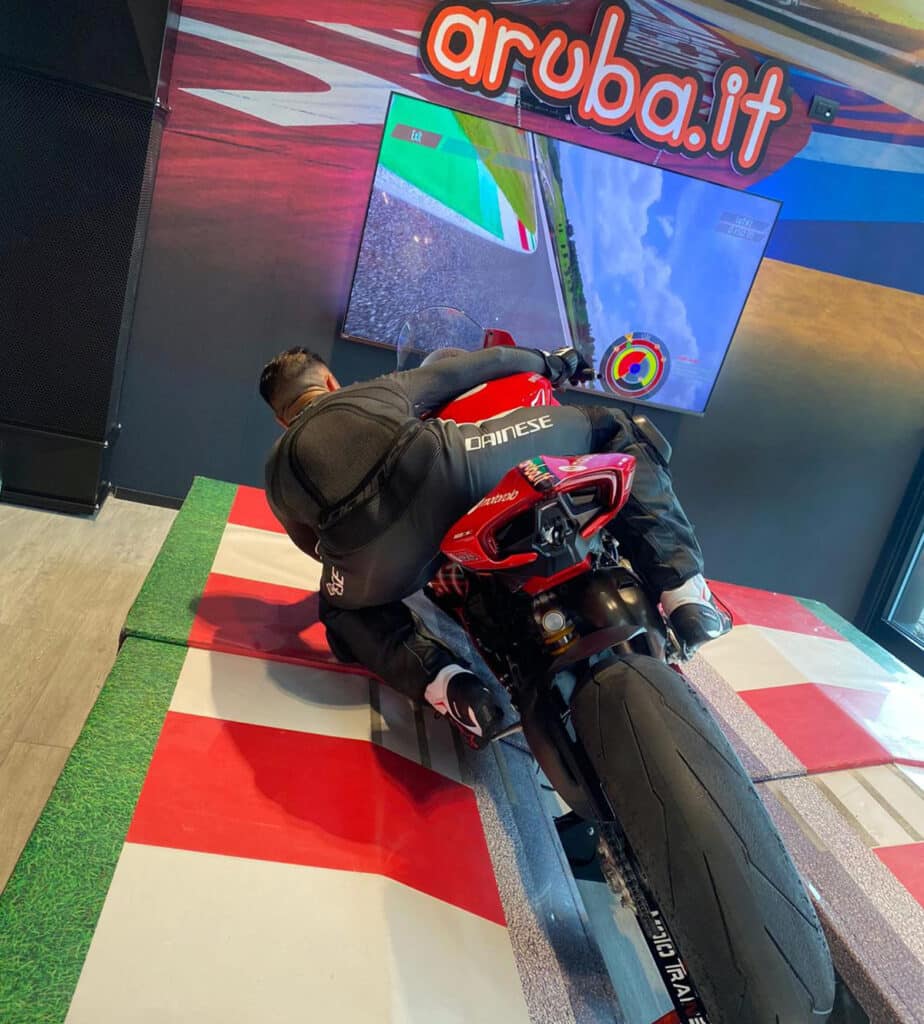 Applications motorcycle simulator - Moto Trainer