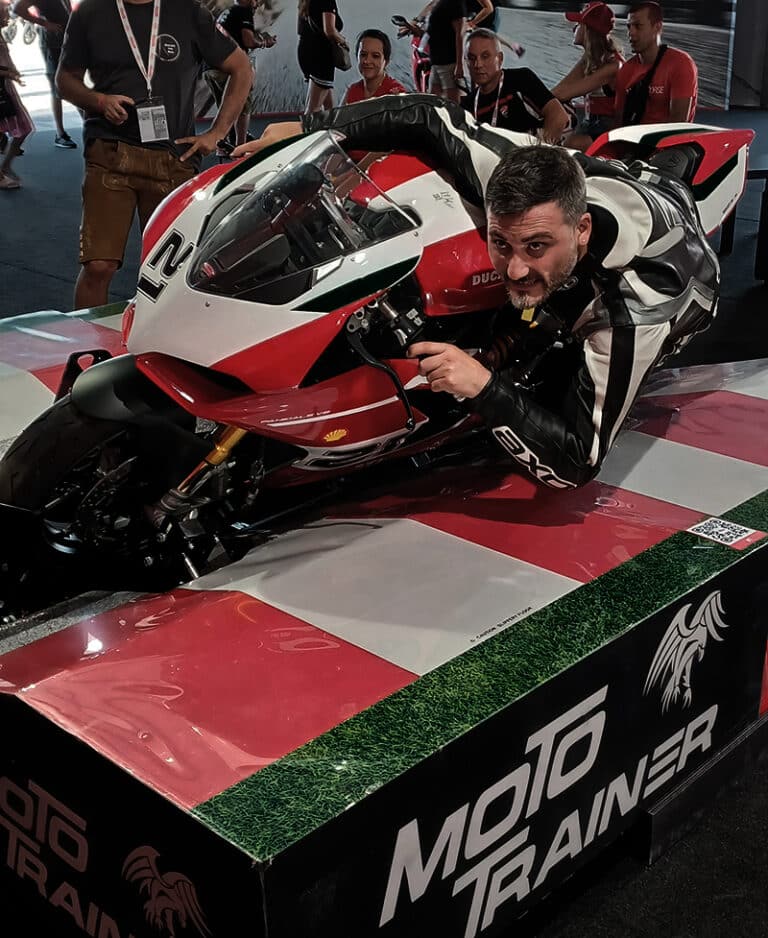 Le meilleur simulateur de moto - Moto Trainer