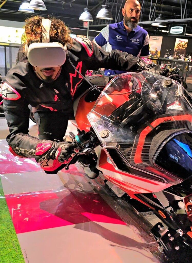 The new bikers obsession: VR + Moto Trainer! - Moto Trainer - Motorbike ...
